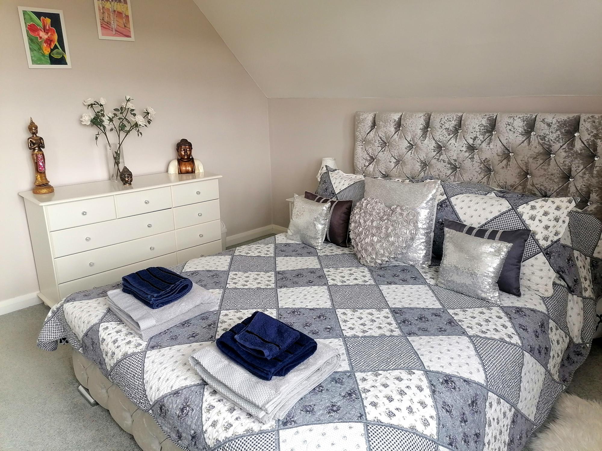 Local Guest House - The Orchard Campsite